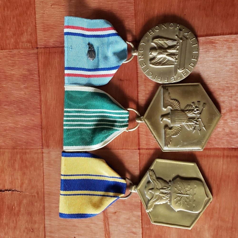 Military Medals Decorations & Awards Armed Forces - Gem